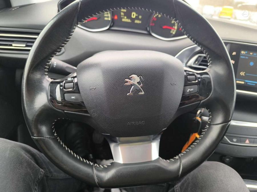 Balts Peugeot 308 2017 Tauragė, ar dzinēja tilpumu 1.20 L un nobraukumu 122 tūkst. km par 4200 €, foto 12 vietnē AUTOMOTO.COM.LV