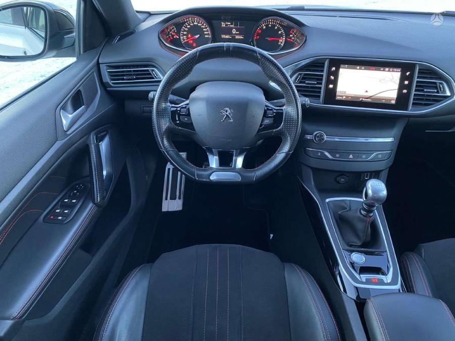 White Peugeot 308 2017 in Taurage, with an engine capacity of 1.20 L and mileage of 175 thousand km for 6750 €, photo 5 on AUTOMOTO.COM.LV