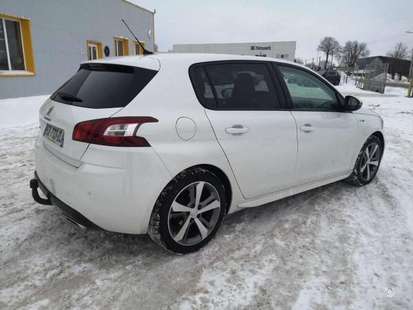 White Peugeot 308 2017 in Taurage, with an engine capacity of 1.20 L and mileage of 147 thousand km for 4700 €, photo 4 on AUTOMOTO.COM.LV