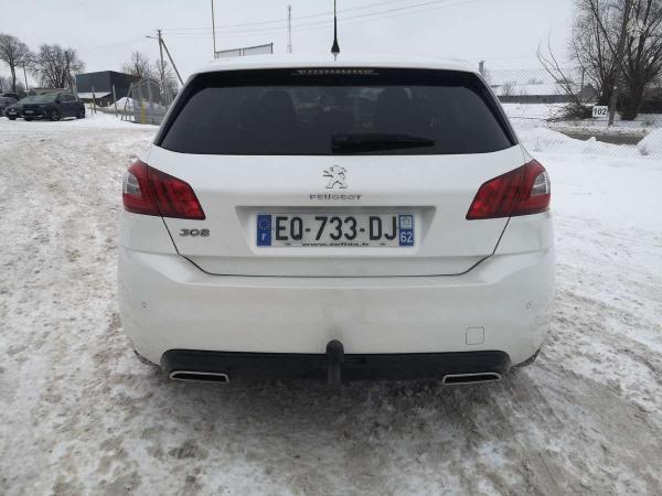 White Peugeot 308 2017 in Taurage, with an engine capacity of 1.20 L and mileage of 147 thousand km for 4700 €, photo 5 on AUTOMOTO.COM.LV