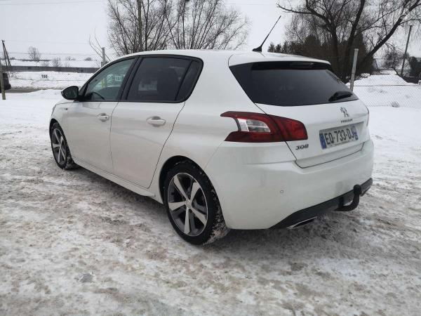 White Peugeot 308 2017 in Taurage, with an engine capacity of 1.20 L and mileage of 147 thousand km for 4700 €, photo 6 on AUTOMOTO.COM.LV