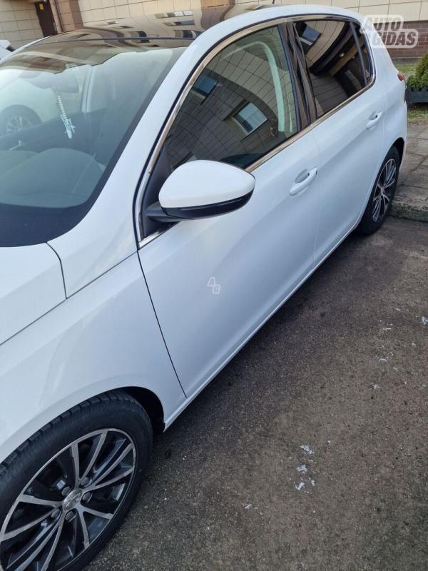 White Peugeot 308 2017 in Taurage, with an engine capacity of 1.20 L and mileage of 234 thousand km for 5500 €, photo 3 on AUTOMOTO.COM.LV