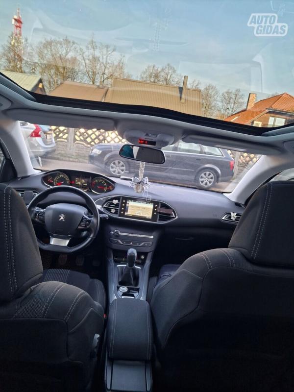 White Peugeot 308 2017 in Taurage, with an engine capacity of 1.20 L and mileage of 234 thousand km for 5500 €, photo 7 on AUTOMOTO.COM.LV