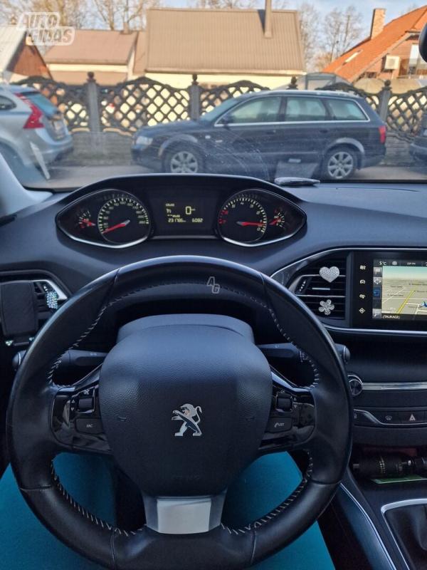 White Peugeot 308 2017 in Taurage, with an engine capacity of 1.20 L and mileage of 234 thousand km for 5500 €, photo 10 on AUTOMOTO.COM.LV