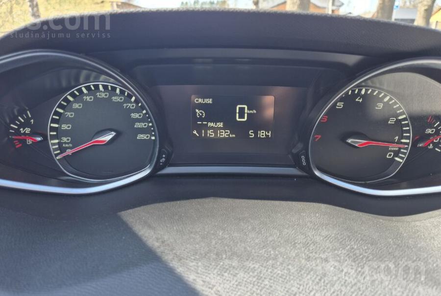 Белый Пежо 308 2017 в Елгава, объемом двигателя 1.20 л и пробегом 116 тыс. км за 6200 €, фото 7 на AUTOMOTO.COM.LV