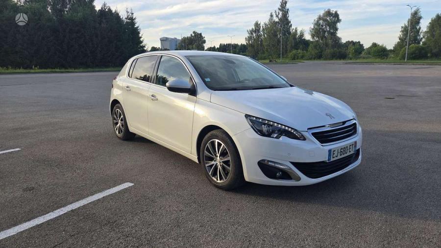 White Peugeot 308 2017 in Taurage, with an engine capacity of 1.56 L and mileage of 230 thousand km for 6800 €, photo 3 on AUTOMOTO.COM.LV
