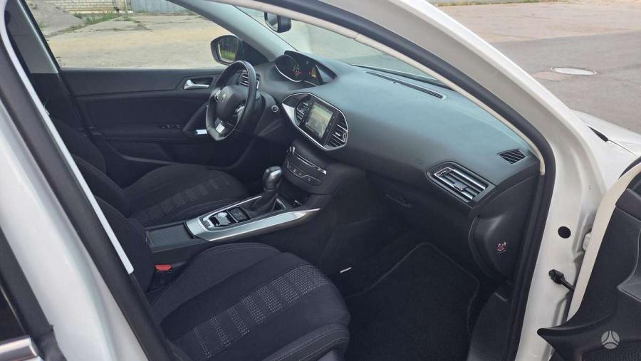 White Peugeot 308 2017 in Taurage, with an engine capacity of 1.56 L and mileage of 230 thousand km for 6800 €, photo 8 on AUTOMOTO.COM.LV