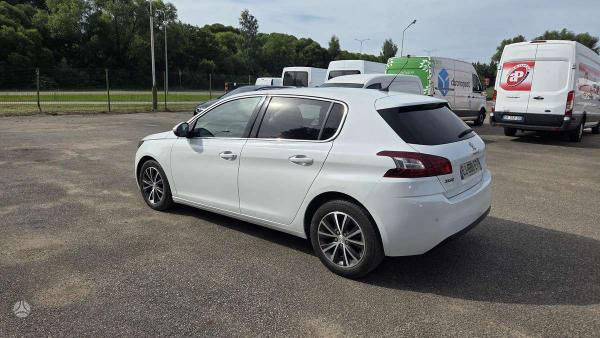 White Peugeot 308 2017 in Taurage, with an engine capacity of 1.60 L and mileage of 232 thousand km for 6200 €, photo 3 on AUTOMOTO.COM.LV