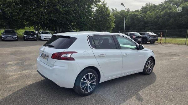 White Peugeot 308 2017 in Taurage, with an engine capacity of 1.60 L and mileage of 232 thousand km for 6200 €, photo 4 on AUTOMOTO.COM.LV