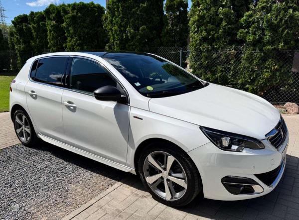 White Peugeot 308 2017 in Kaunas, with an engine capacity of 2.00 L and mileage of 166 thousand km for 6999 €, photo 9 on AUTOMOTO.COM.LV