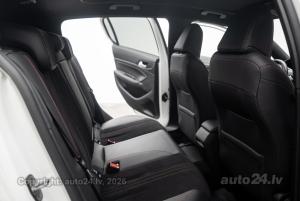 White Peugeot 308 2018 in Tallinn, with an engine capacity of 1.60 L and mileage of 104 thousand km for 12999 €, photo 10 on AUTOMOTO.COM.LV