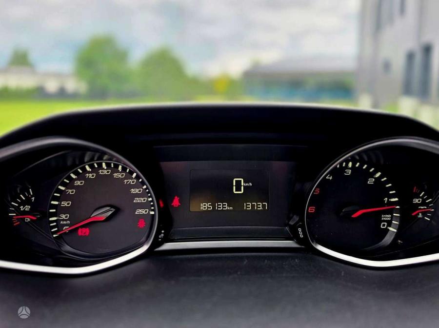 Белый Пежо 308 2018 в Таураге, объемом двигателя 1.56 л и пробегом 185 тыс. км за 5300 €, фото 22 на AUTOMOTO.COM.LV