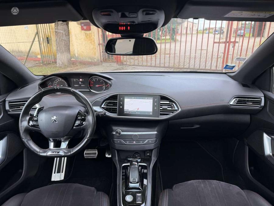 Balts Peugeot 308 2018 Tauragė, ar dzinēja tilpumu 2.00 L un nobraukumu 167 tūkst. km par 12900 €, foto 14 vietnē AUTOMOTO.COM.LV