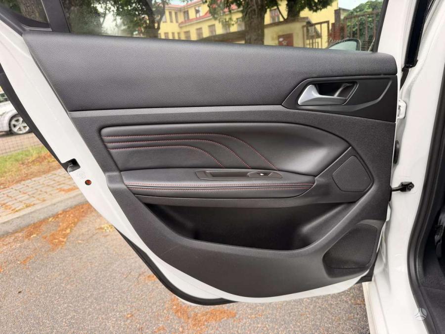 Balts Peugeot 308 2018 Tauragė, ar dzinēja tilpumu 2.00 L un nobraukumu 167 tūkst. km par 12900 €, foto 24 vietnē AUTOMOTO.COM.LV