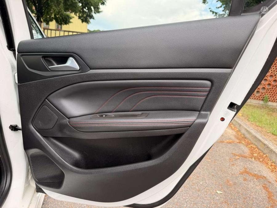 Balts Peugeot 308 2018 Tauragė, ar dzinēja tilpumu 2.00 L un nobraukumu 167 tūkst. km par 12900 €, foto 26 vietnē AUTOMOTO.COM.LV