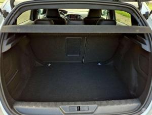 Balts Peugeot 308 2018 Tauragė, ar dzinēja tilpumu 1.20 L un nobraukumu 93 tūkst. km par 6800 €, foto 38 vietnē AUTOMOTO.COM.LV