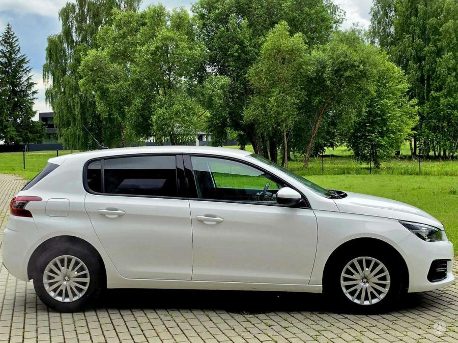White Peugeot 308 2018 in Klaipeda, with an engine capacity of 1.56 L and mileage of 185 thousand km for 4990 €, photo 5 on AUTOMOTO.COM.LV
