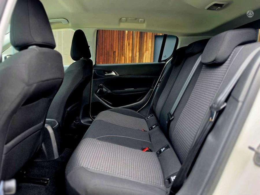White Peugeot 308 2018 in Klaipeda, with an engine capacity of 1.56 L and mileage of 185 thousand km for 4990 €, photo 28 on AUTOMOTO.COM.LV