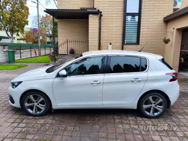 Белый Пежо 308 2018 в Таллин, объемом двигателя 1.20 л и пробегом 77 тыс. км за 9300 €, фото 3 на AUTOMOTO.COM.LV