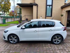 Balts Peugeot 308 2018 Tallina, ar dzinēja tilpumu 1.20 L un nobraukumu 77 tūkst. km par 9300 €, foto 3 vietnē AUTOMOTO.COM.LV