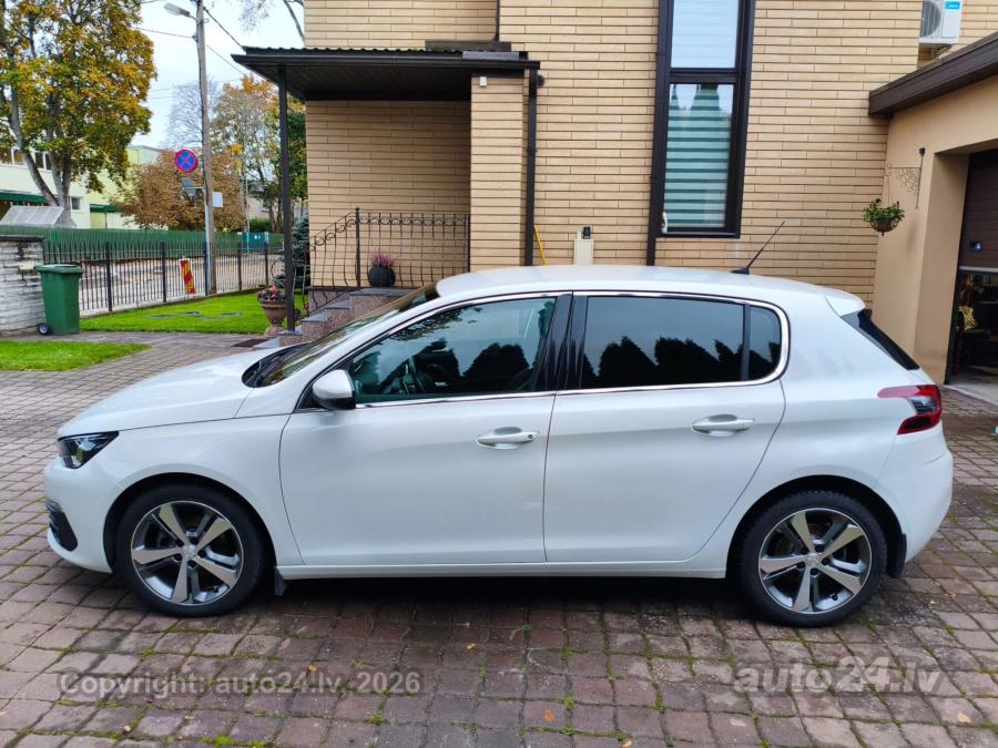 Balts Peugeot 308 2018 Tallina, ar dzinēja tilpumu 1.20 L un nobraukumu 77 tūkst. km par 9300 €, foto 3 vietnē AUTOMOTO.COM.LV