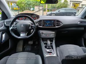 Balts Peugeot 308 2018 Tallina, ar dzinēja tilpumu 1.20 L un nobraukumu 77 tūkst. km par 9300 €, foto 4 vietnē AUTOMOTO.COM.LV