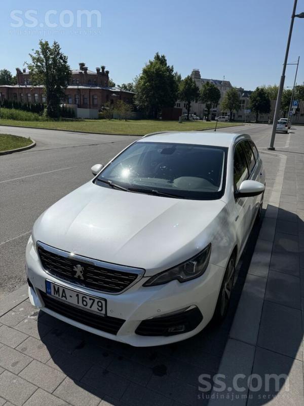 Balts Peugeot 308 2019 Rīga, ar dzinēja tilpumu 1.20 L un nobraukumu 145 tūkst. km par 8100 €, foto 1 vietnē AUTOMOTO.COM.LV