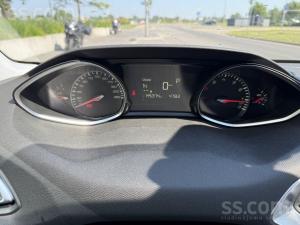 White Peugeot 308 2019 in Riga, with an engine capacity of 1.20 L and mileage of 145 thousand km for 8100 €, photo 4 on AUTOMOTO.COM.LV