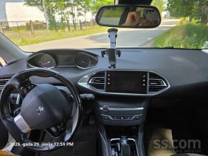 White Peugeot 308 2019 in Riga, with an engine capacity of 1.20 L and mileage of 145 thousand km for 8100 €, photo 5 on AUTOMOTO.COM.LV