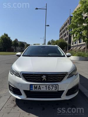 White Peugeot 308 2019 in Riga, with an engine capacity of 1.20 L and mileage of 145 thousand km for 8100 €, photo 7 on AUTOMOTO.COM.LV