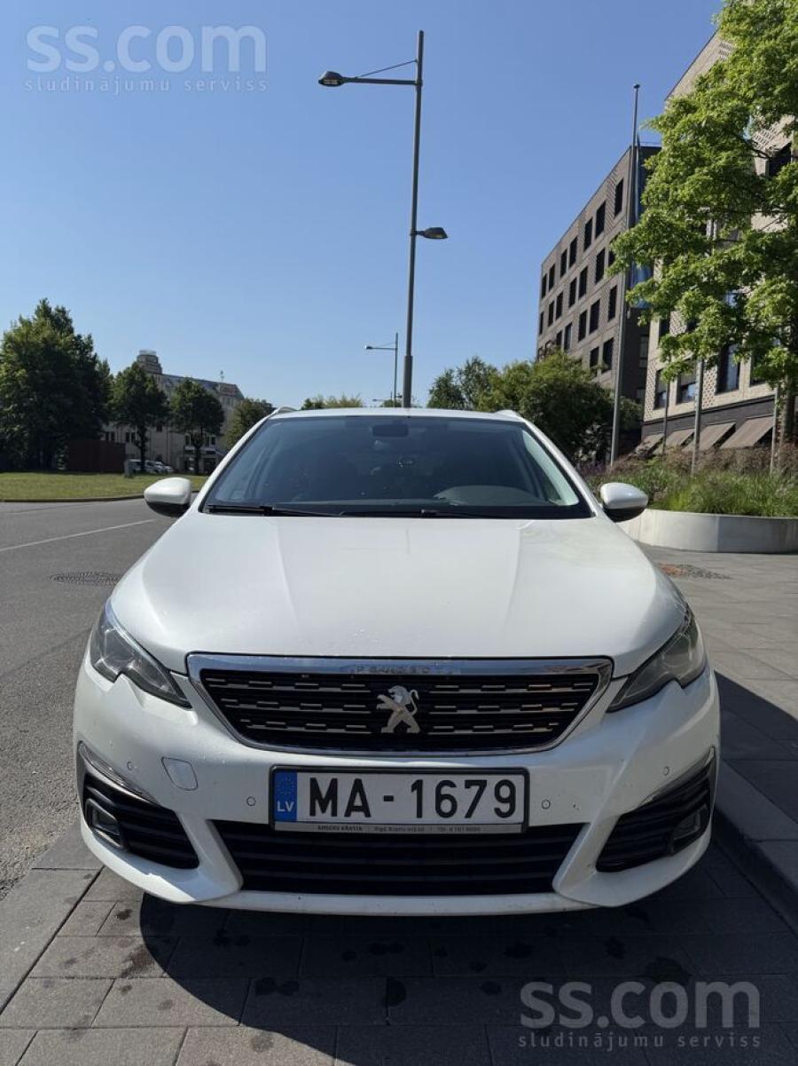 White Peugeot 308 2019 in Riga, with an engine capacity of 1.20 L and mileage of 145 thousand km for 8100 €, photo 7 on AUTOMOTO.COM.LV