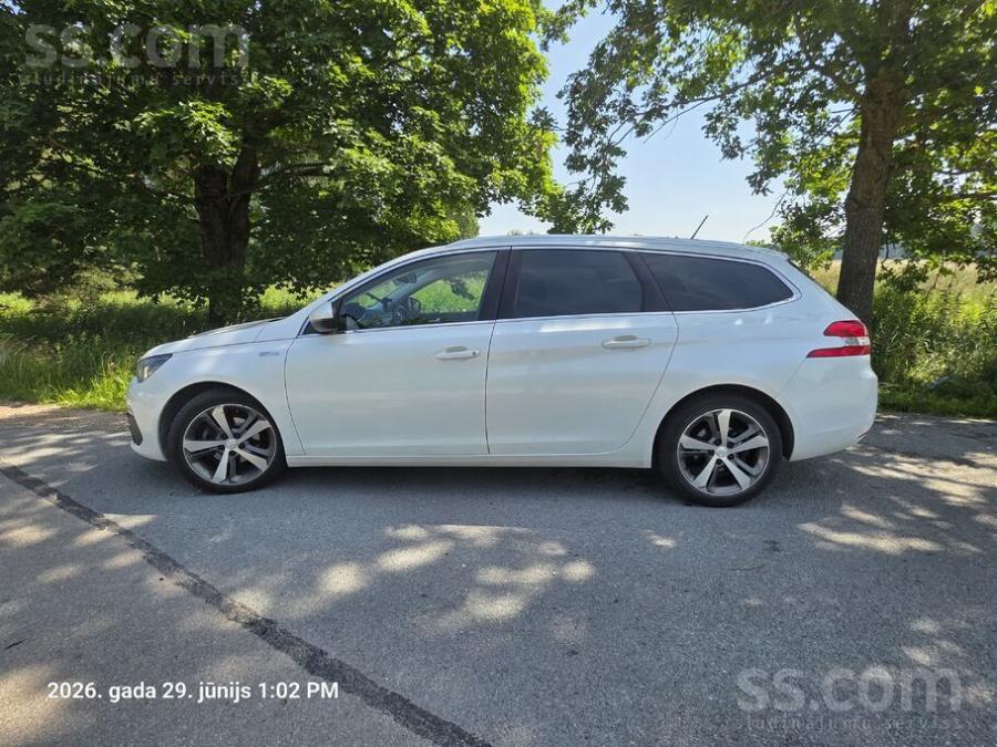 White Peugeot 308 2019 in Riga, with an engine capacity of 1.20 L and mileage of 145 thousand km for 8100 €, photo 8 on AUTOMOTO.COM.LV