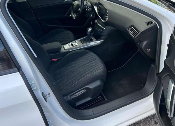 White Peugeot 308 2019 in Taurage, with an engine capacity of 1.50 L and mileage of 208 thousand km for 6400 €, photo 9 on AUTOMOTO.COM.LV