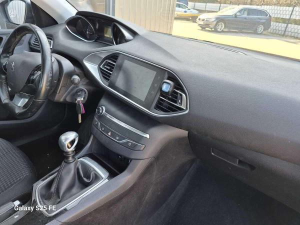 Balts Peugeot 308 2019 Tauragė, ar dzinēja tilpumu 1.50 L un nobraukumu 137 tūkst. km par 6655 €, foto 9 vietnē AUTOMOTO.COM.LV