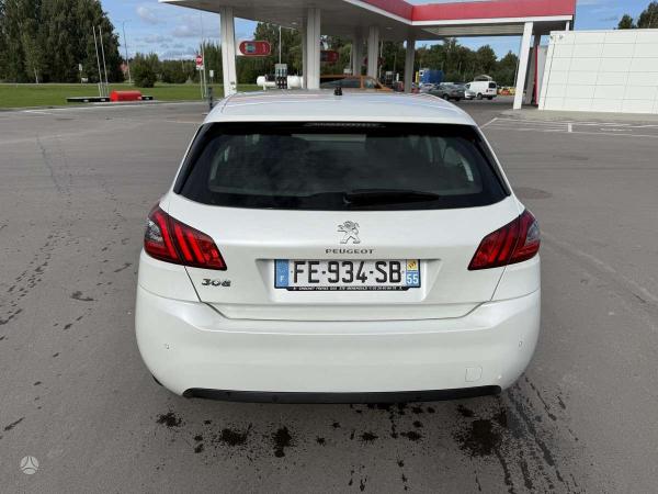 Пежо 308 2019 в Таураге на AUTOMOTO.COM.LV Белый Пежо 308 2019 в Таураге, объемом двигателя 1.50 л и пробегом 249 тыс. км за 6000 €, фото 5 на AUTOMOTO.COM.LV