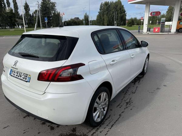 Пежо 308 2019 в Таураге на AUTOMOTO.COM.LV Белый Пежо 308 2019 в Таураге, объемом двигателя 1.50 л и пробегом 249 тыс. км за 6000 €, фото 6 на AUTOMOTO.COM.LV
