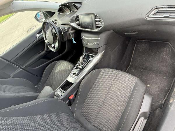 Пежо 308 2019 в Таураге на AUTOMOTO.COM.LV Белый Пежо 308 2019 в Таураге, объемом двигателя 1.50 л и пробегом 249 тыс. км за 6000 €, фото 11 на AUTOMOTO.COM.LV
