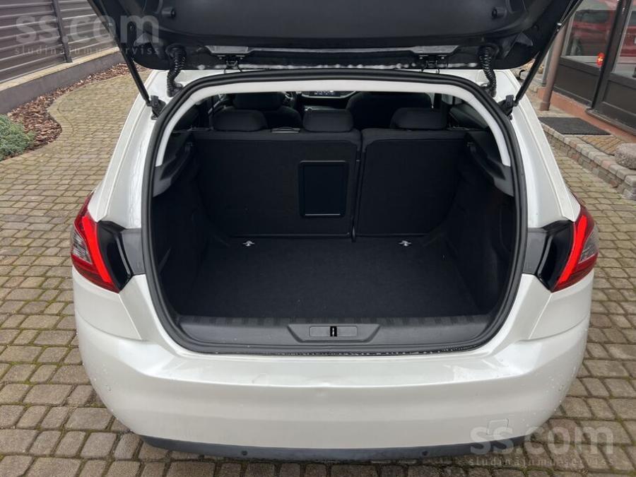 Balts Peugeot 308 2019 Bauska, ar dzinēja tilpumu 1.20 L un nobraukumu 103 tūkst. km par 8900 €, foto 7 vietnē AUTOMOTO.COM.LV