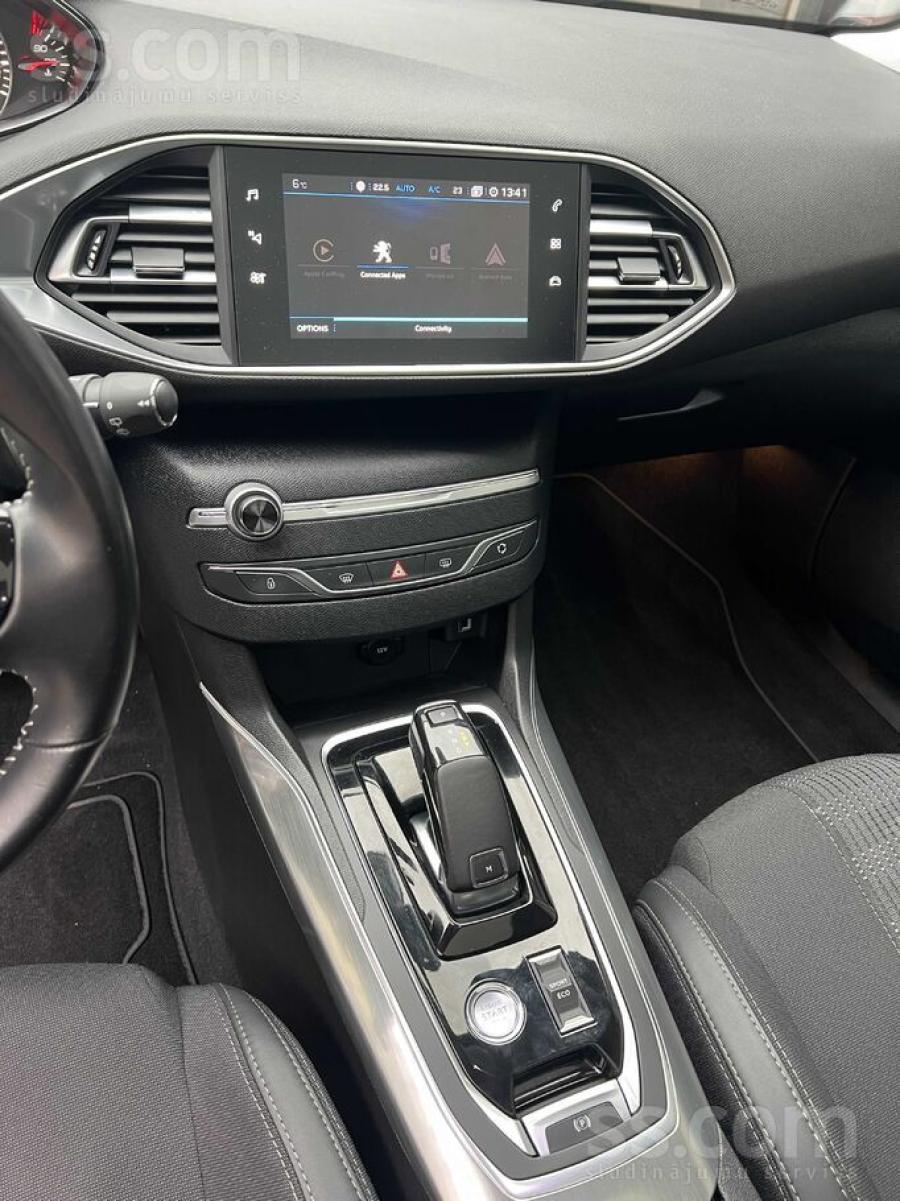 Balts Peugeot 308 2019 Bauska, ar dzinēja tilpumu 1.20 L un nobraukumu 103 tūkst. km par 8900 €, foto 9 vietnē AUTOMOTO.COM.LV