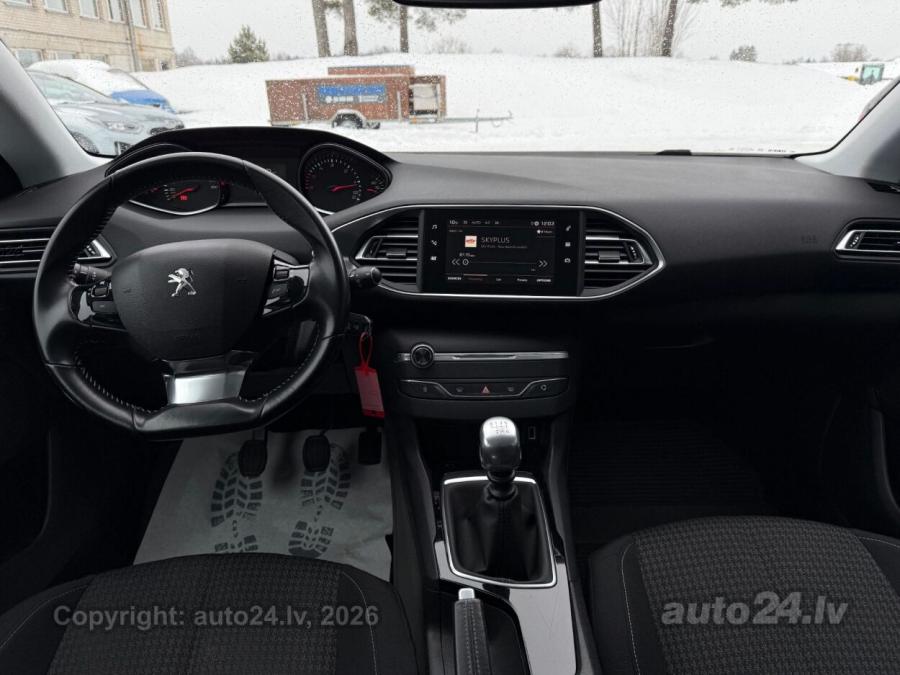 Balts Peugeot 308 2020 Rapla, ar dzinēja tilpumu 1.50 L un nobraukumu 55 tūkst. km par 11990 €, foto 8 vietnē AUTOMOTO.COM.LV