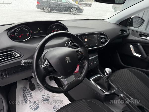 Balts Peugeot 308 2020 Rapla, ar dzinēja tilpumu 1.50 L un nobraukumu 55 tūkst. km par 11990 €, foto 6 vietnē AUTOMOTO.COM.LV