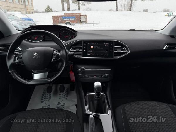 Balts Peugeot 308 2020 Rapla, ar dzinēja tilpumu 1.50 L un nobraukumu 55 tūkst. km par 11990 €, foto 8 vietnē AUTOMOTO.COM.LV