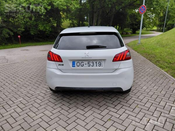 White Peugeot 308 2020 in Talsi, with an engine capacity of 1.50 L and mileage of 204 thousand km for 7200 €, photo 5 on AUTOMOTO.COM.LV