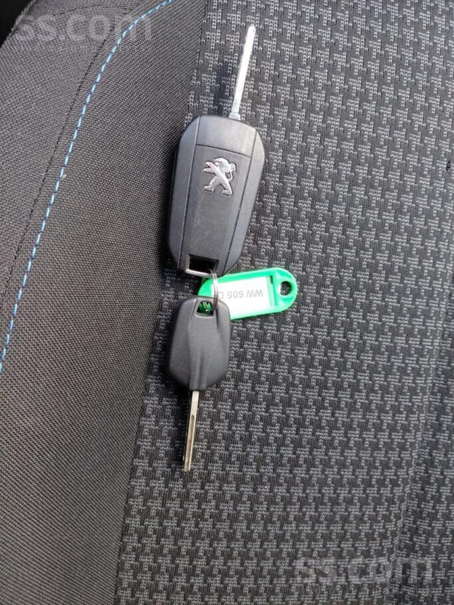 Balts Peugeot 308 2020 Talsi, ar dzinēja tilpumu 1.50 L un nobraukumu 204 tūkst. km par 7200 €, foto 10 vietnē AUTOMOTO.COM.LV
