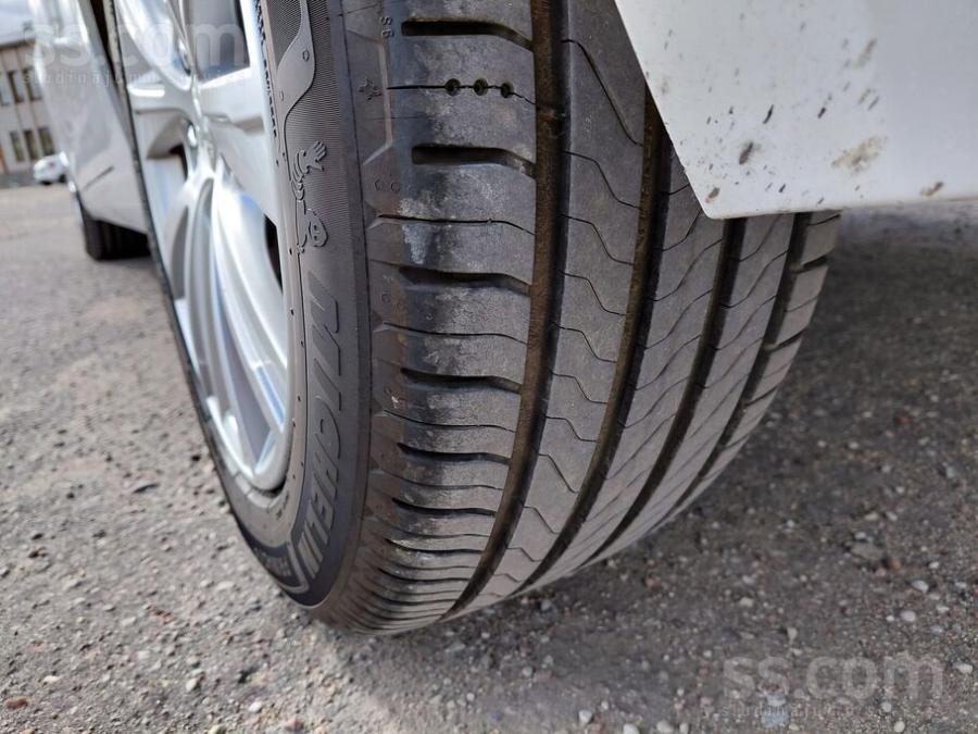 Balts Peugeot 308 2020 Talsi, ar dzinēja tilpumu 1.50 L un nobraukumu 204 tūkst. km par 7200 €, foto 21 vietnē AUTOMOTO.COM.LV