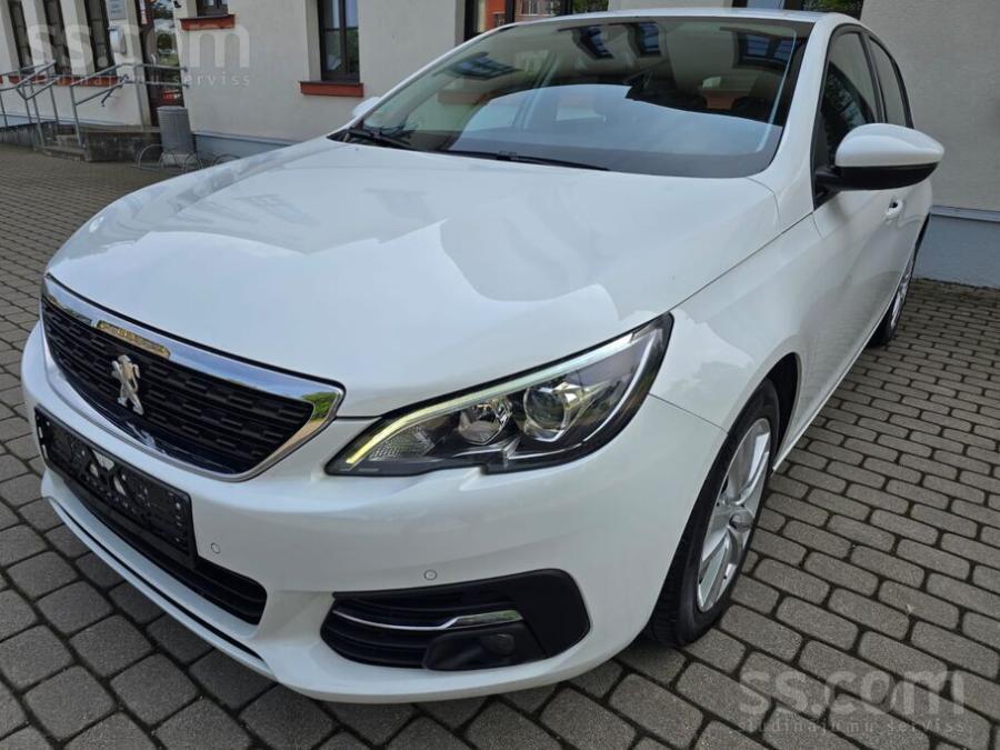 White Peugeot 308 2021 in Jelgava, with an engine capacity of 1.50 L and mileage of 147 thousand km for 8900 €, photo 1 on AUTOMOTO.COM.LV