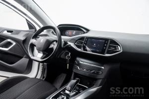 White Peugeot 308 2021 in Tallinn, with an engine capacity of 1.50 L and mileage of 156 thousand km for 12999 €, photo 11 on AUTOMOTO.COM.LV