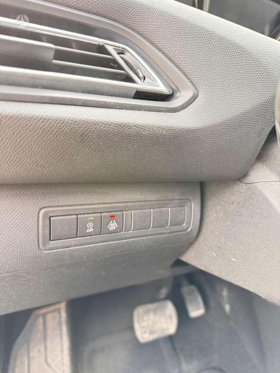 White Peugeot 308 2021 in Vilnius, with an engine capacity of 1.20 L and mileage of 166 thousand km for 7850 €, photo 21 on AUTOMOTO.COM.LV