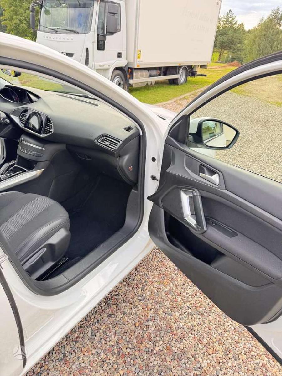 White Peugeot 308 2021 in Vilnius, with an engine capacity of 1.20 L and mileage of 166 thousand km for 7850 €, photo 37 on AUTOMOTO.COM.LV
