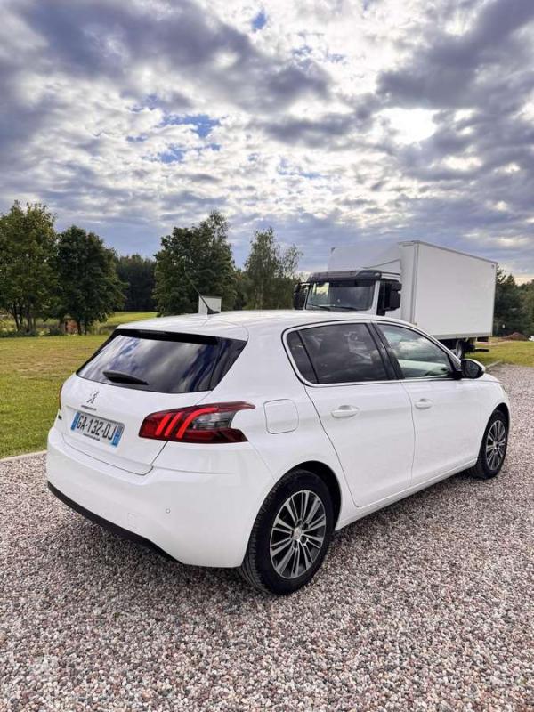 Balts Peugeot 308 2021 Viļņa, ar dzinēja tilpumu 1.20 L un nobraukumu 166 tūkst. km par 7850 €, foto 8 vietnē AUTOMOTO.COM.LV